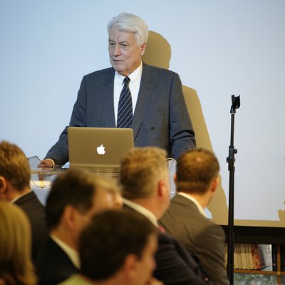 Interview: 10 Fragen an... Stephan Sattler | Burda News