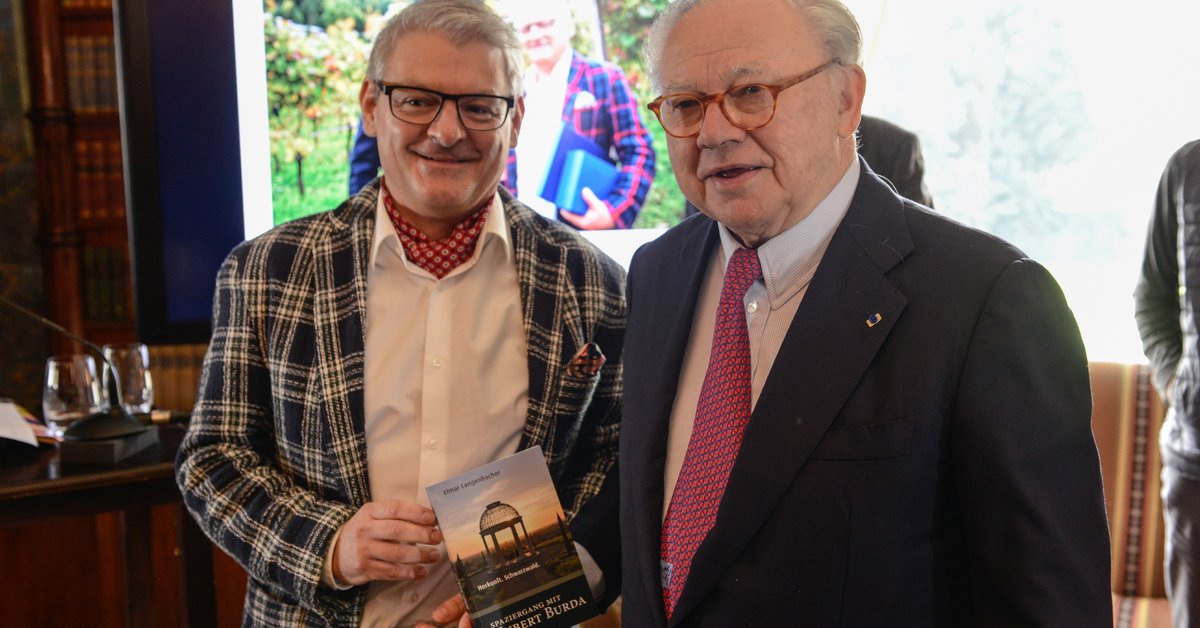 Spaziergang mit Hubert Burda: Spaziergang mit Hubert Burda | Burda News